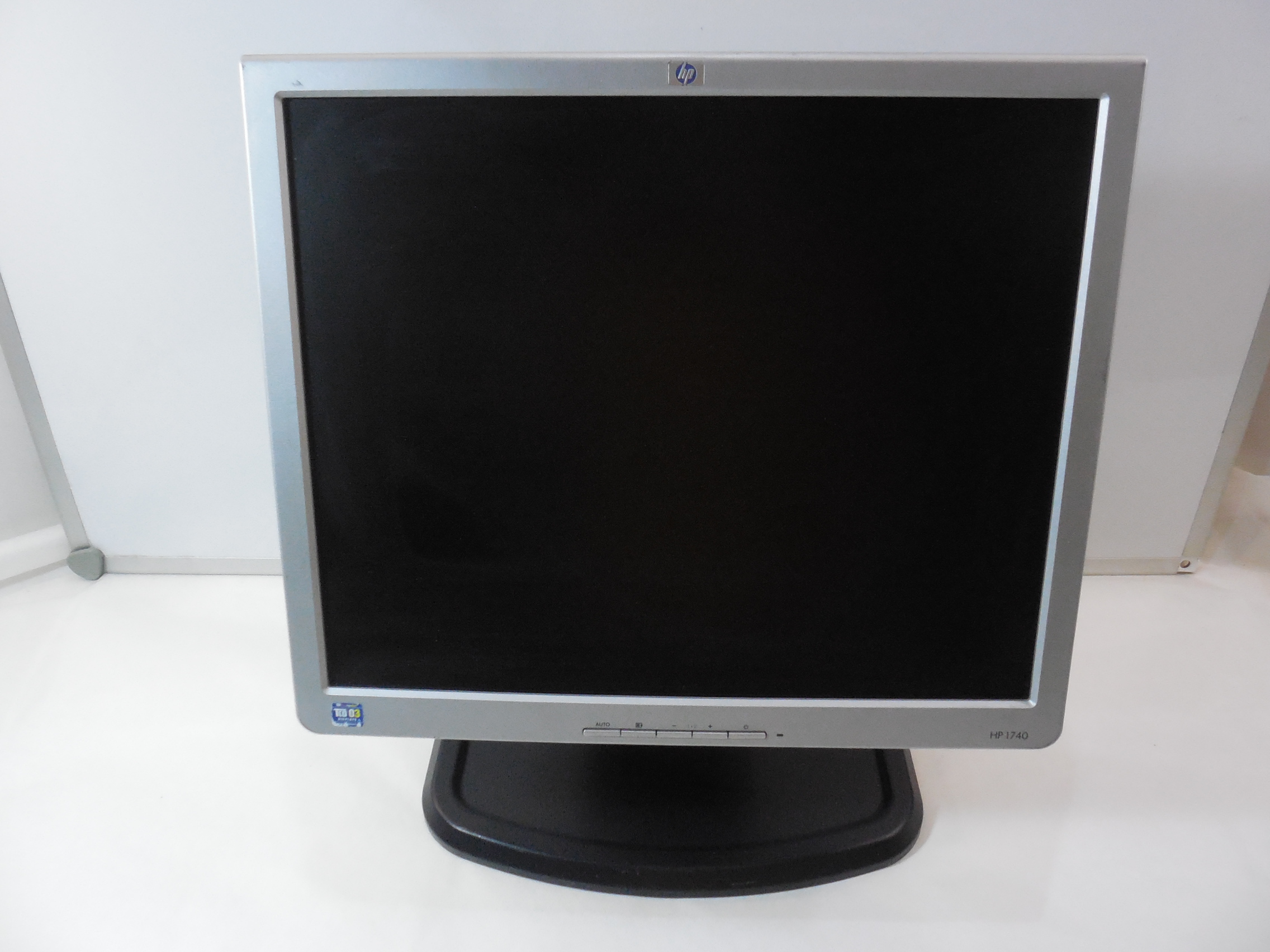 ЖК-монитор 17" HP 1740