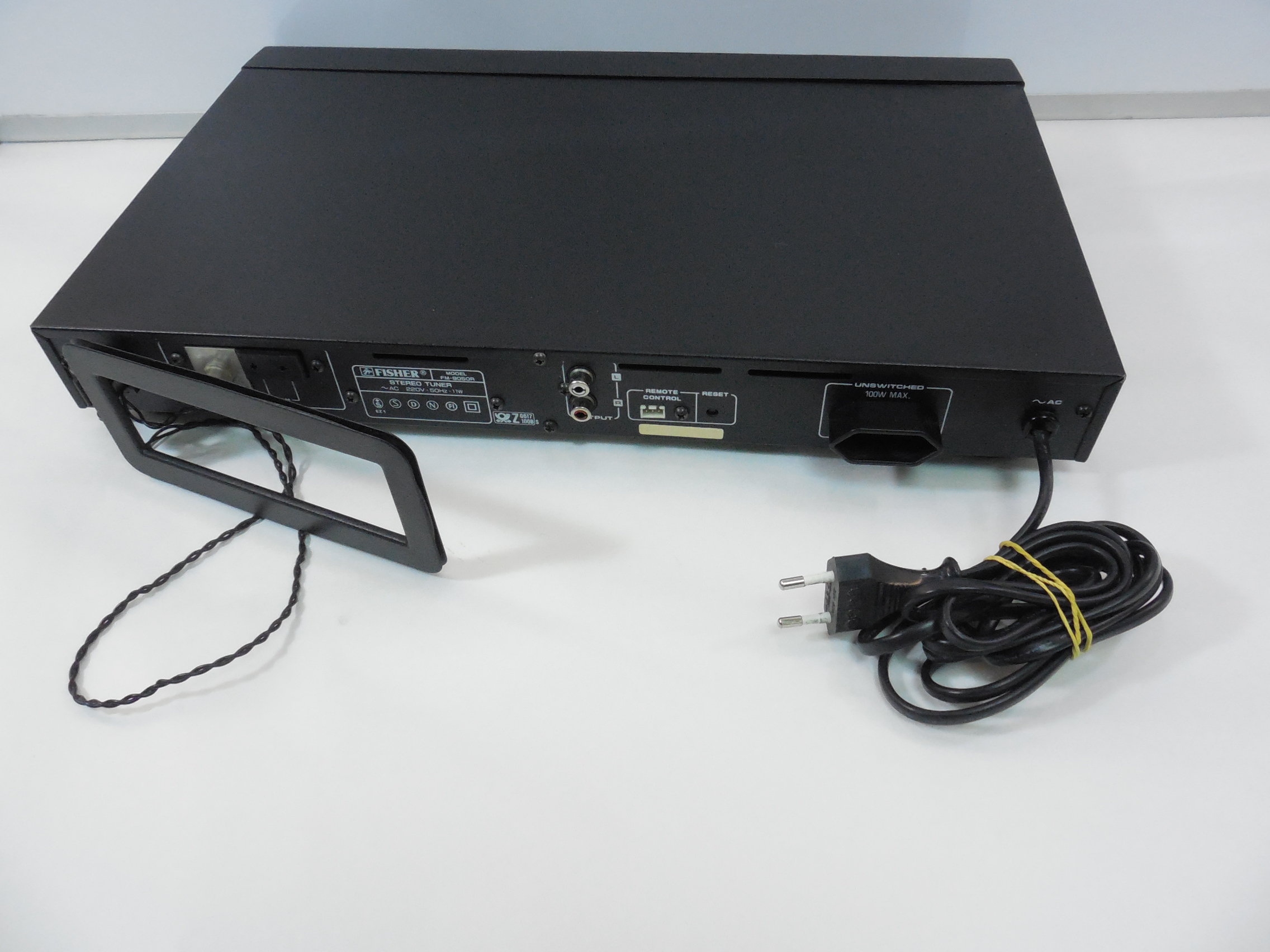 Тюнер Fisher FM-9050R