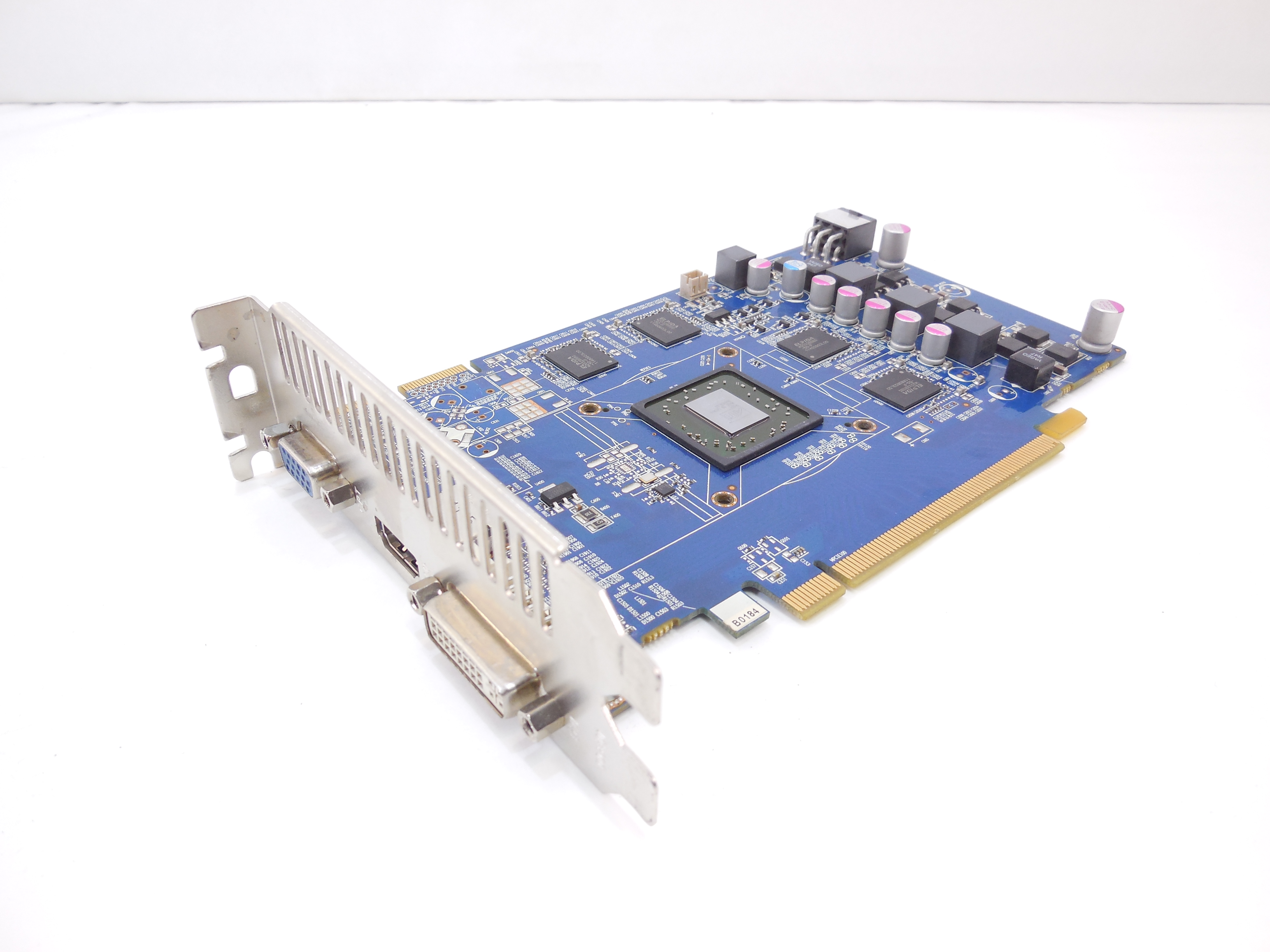 Плата видеокарты Sapphire Radeon HD 6770 1Gb