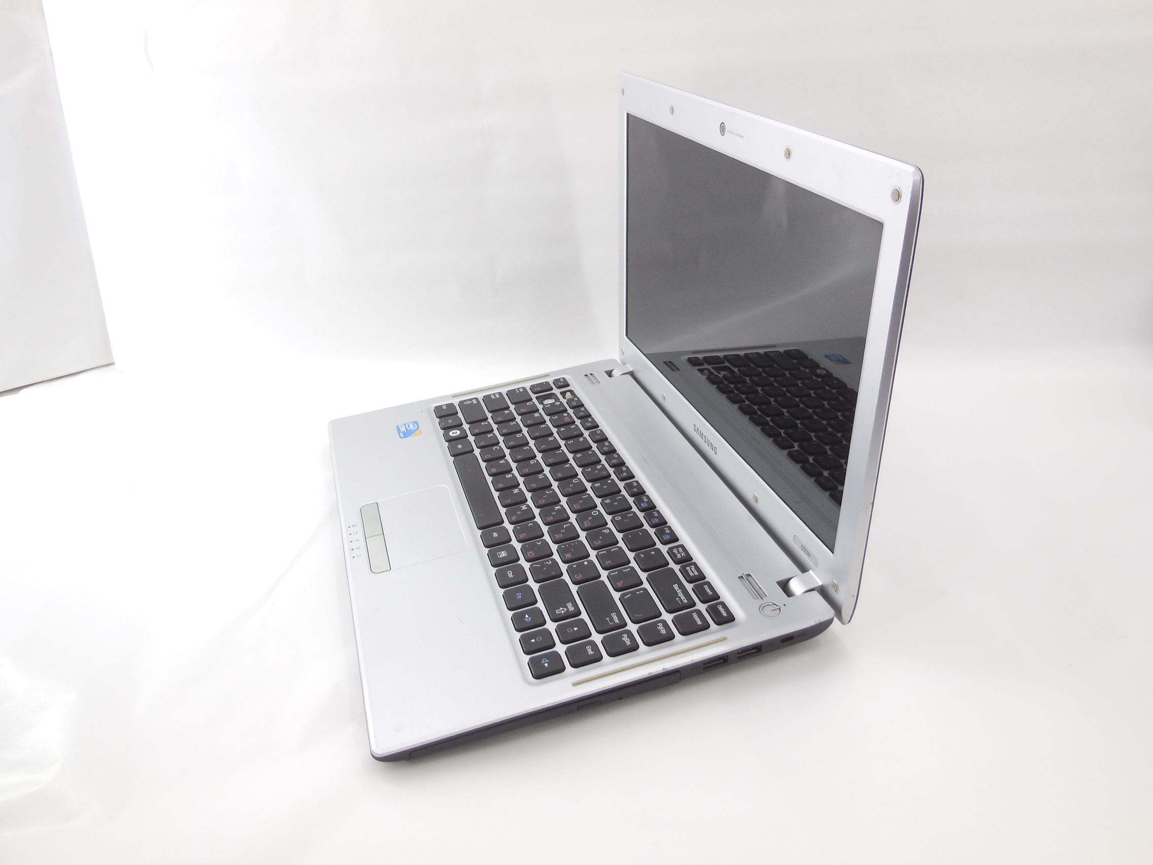 Ноутбук Samsung Q330 Intel Core i3 350M, DDR3 4Gb, HDD 320Gb, Wi-Fi ...