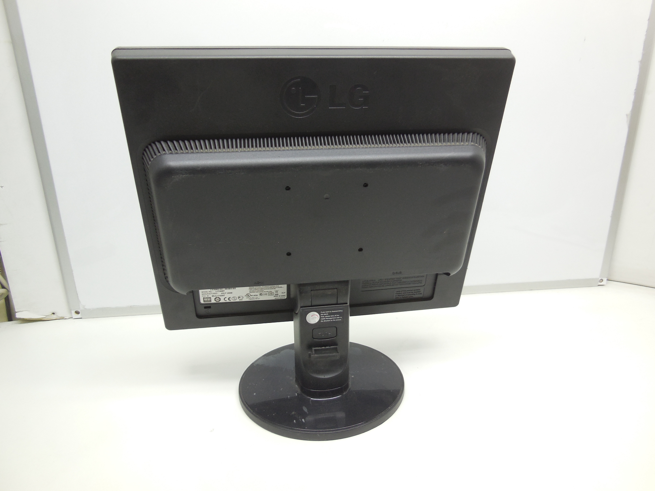 Монитор 17" LG Flatron L1742S